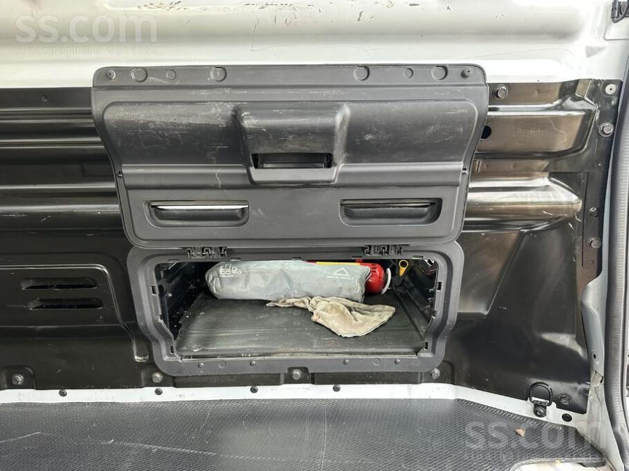 Balts Renault Trafic 2019 Rīga, ar dzinēja tilpumu 1.60 L un nobraukumu 130 tūkst. km par 9995 €, foto 26 vietnē AUTOMOTO.COM.LV