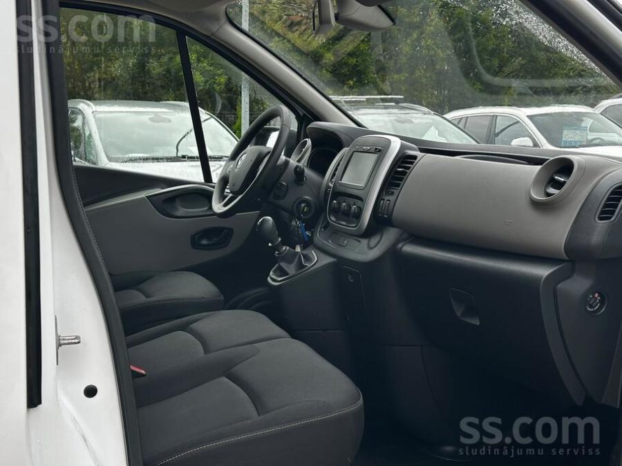 White Renault Trafic 2019 in Jelgava, with an engine capacity of 1.60 L and mileage of 0 thousand km for 15900 €, photo 12 on AUTOMOTO.COM.LV