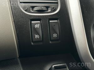 White Renault Trafic 2019 in Jelgava, with an engine capacity of 1.60 L and mileage of 0 thousand km for 15900 €, photo 27 on AUTOMOTO.COM.LV