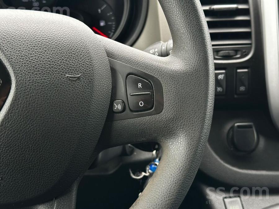 White Renault Trafic 2019 in Jelgava, with an engine capacity of 1.60 L and mileage of 0 thousand km for 15900 €, photo 31 on AUTOMOTO.COM.LV