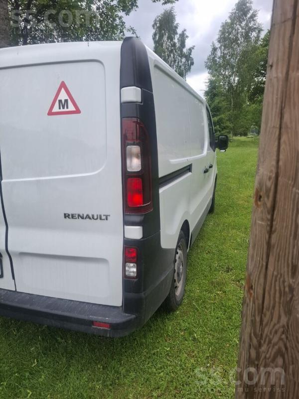 White Renault Trafic 2020 in Riga, with an engine capacity of 1.60 L and mileage of 85 thousand km for 14999 €, photo 3 on AUTOMOTO.COM.LV