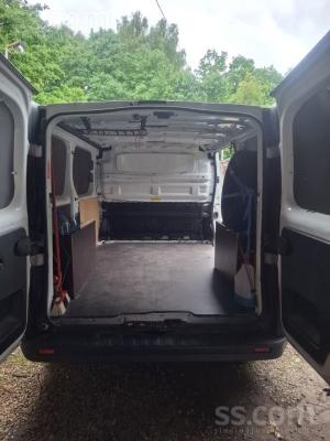 White Renault Trafic 2020 in Riga, with an engine capacity of 1.60 L and mileage of 85 thousand km for 14999 €, photo 5 on AUTOMOTO.COM.LV