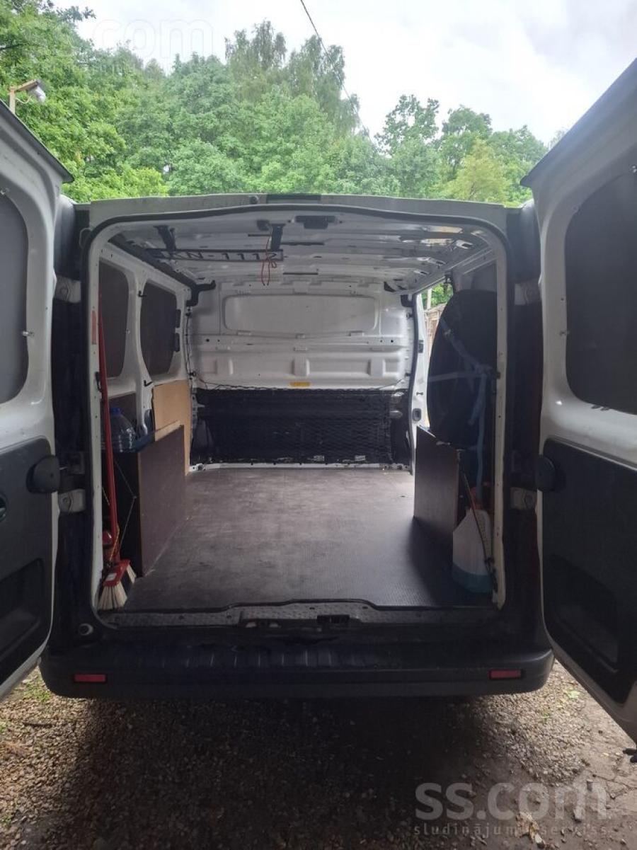 White Renault Trafic 2020 in Riga, with an engine capacity of 1.60 L and mileage of 85 thousand km for 14999 €, photo 5 on AUTOMOTO.COM.LV