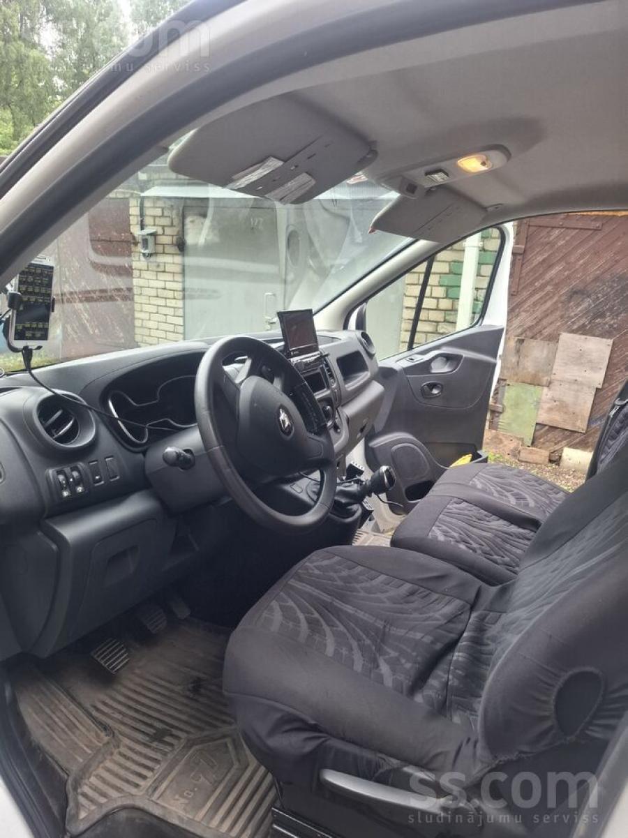 White Renault Trafic 2020 in Riga, with an engine capacity of 1.60 L and mileage of 85 thousand km for 14999 €, photo 7 on AUTOMOTO.COM.LV