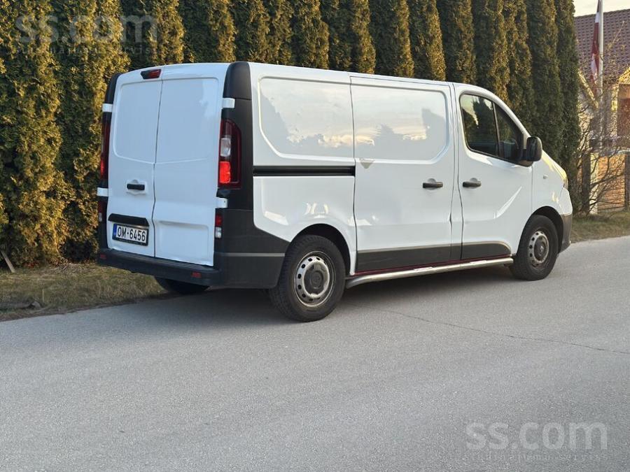 White Renault Trafic 2020 in Riga, with an engine capacity of 2.00 L and mileage of 142 thousand km for 9700 €, photo 5 on AUTOMOTO.COM.LV