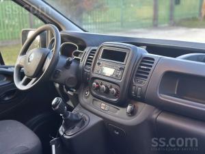 White Renault Trafic 2020 in Riga, with an engine capacity of 2.00 L and mileage of 142 thousand km for 9700 €, photo 6 on AUTOMOTO.COM.LV