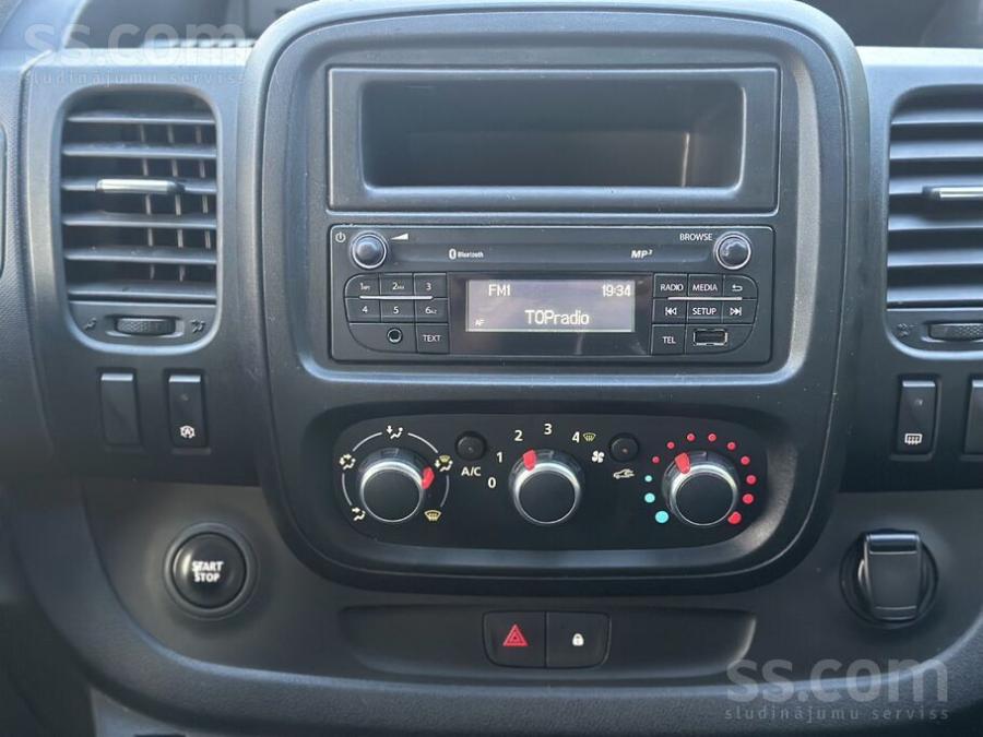 White Renault Trafic 2020 in Riga, with an engine capacity of 2.00 L and mileage of 142 thousand km for 9700 €, photo 7 on AUTOMOTO.COM.LV