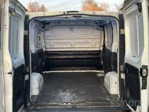 White Renault Trafic 2020 in Riga, with an engine capacity of 2.00 L and mileage of 142 thousand km for 9700 €, photo 9 on AUTOMOTO.COM.LV