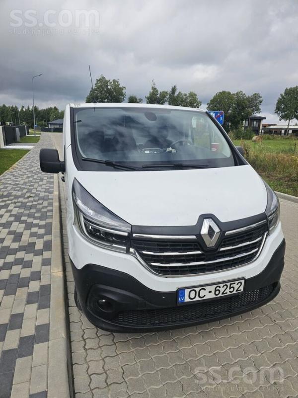 White Renault Trafic 2020 in Riga, with an engine capacity of 2.00 L and mileage of 130 thousand km for 11900 €, photo 1 on AUTOMOTO.COM.LV
