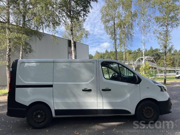White Renault Trafic 2020 in Riga, with an engine capacity of 2.00 L and mileage of 233 thousand km for 10550 €, photo 5 on AUTOMOTO.COM.LV