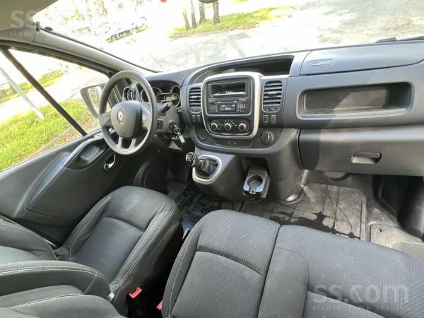 White Renault Trafic 2020 in Riga, with an engine capacity of 2.00 L and mileage of 233 thousand km for 10550 €, photo 8 on AUTOMOTO.COM.LV