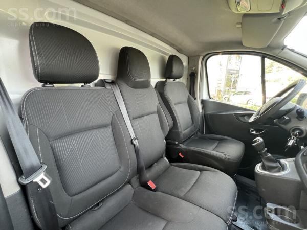 White Renault Trafic 2020 in Riga, with an engine capacity of 2.00 L and mileage of 233 thousand km for 10550 €, photo 9 on AUTOMOTO.COM.LV