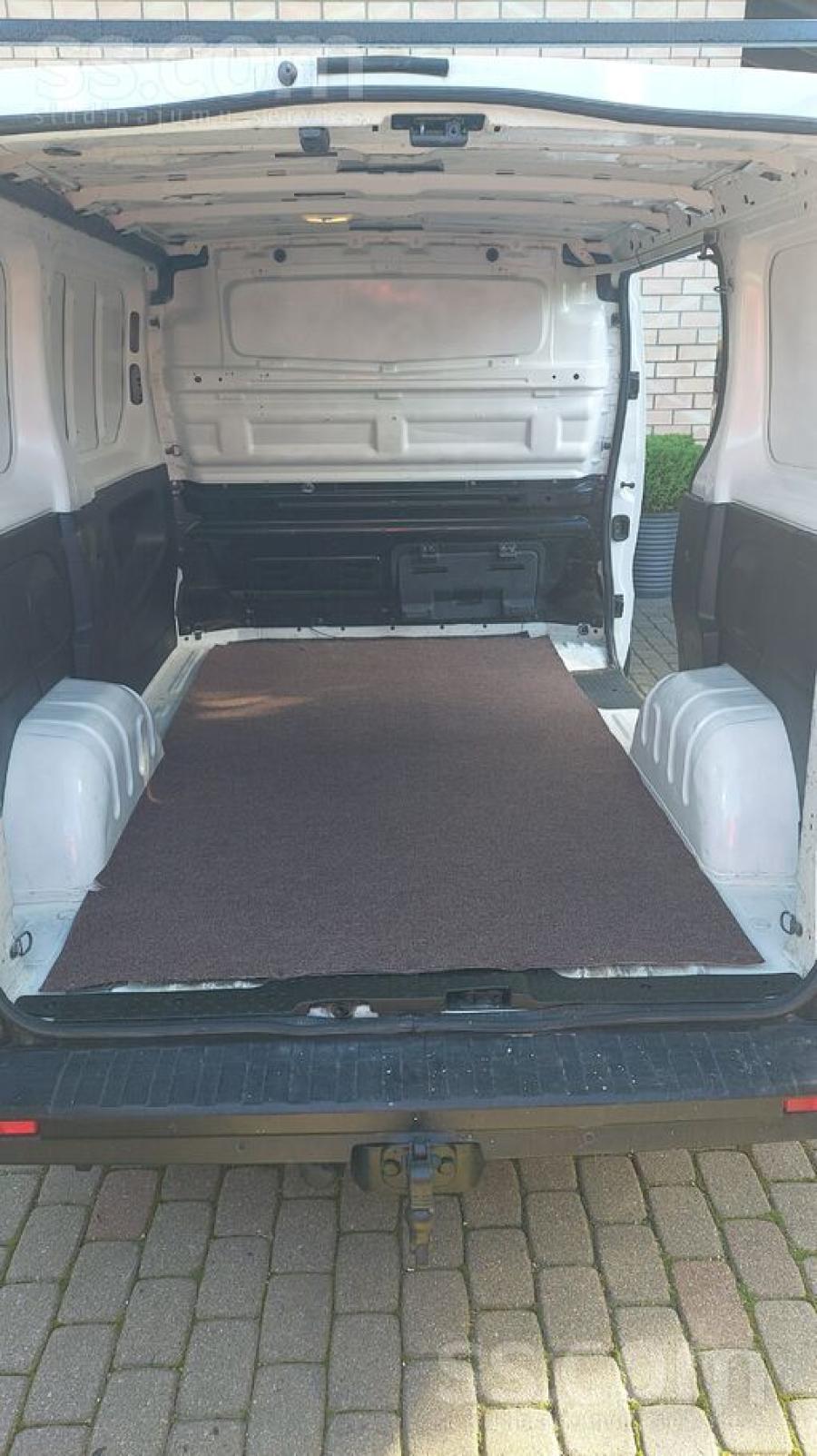 White Renault Trafic 2020 in Riga, with an engine capacity of 2.00 L and mileage of 0 thousand km for 10385 €, photo 22 on AUTOMOTO.COM.LV