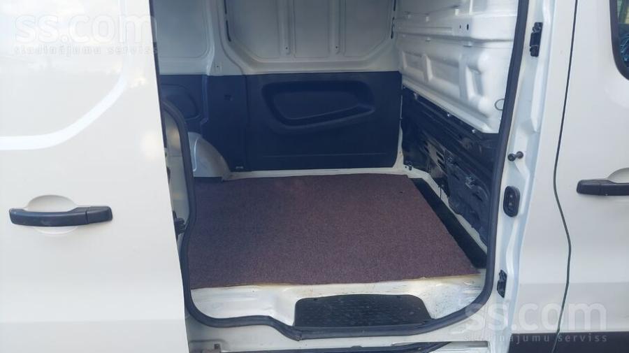 White Renault Trafic 2020 in Riga, with an engine capacity of 2.00 L and mileage of 0 thousand km for 10385 €, photo 23 on AUTOMOTO.COM.LV