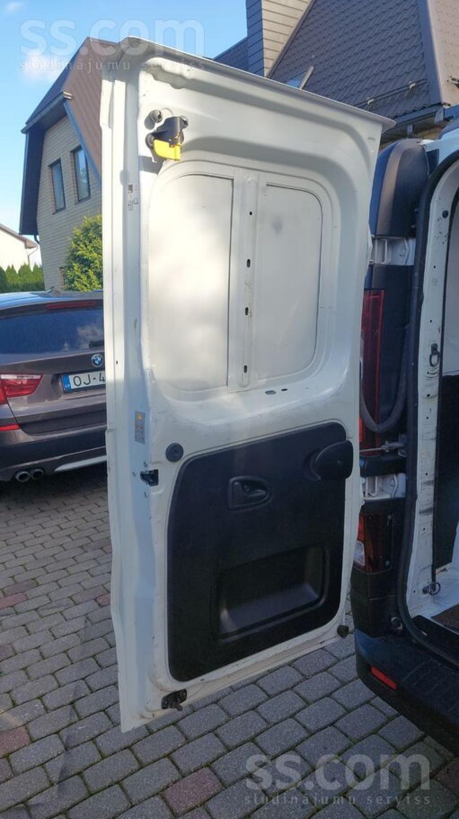 White Renault Trafic 2020 in Riga, with an engine capacity of 2.00 L and mileage of 0 thousand km for 10385 €, photo 33 on AUTOMOTO.COM.LV