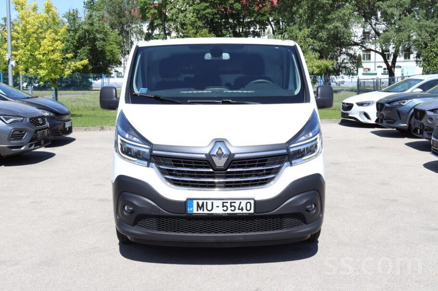White Renault Trafic 2021 in Riga, with an engine capacity of 2.00 L and mileage of 129 thousand km for 16800 €, photo 2 on AUTOMOTO.COM.LV