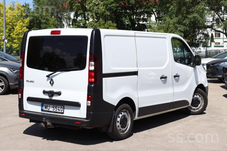 White Renault Trafic 2021 in Riga, with an engine capacity of 2.00 L and mileage of 129 thousand km for 16800 €, photo 6 on AUTOMOTO.COM.LV