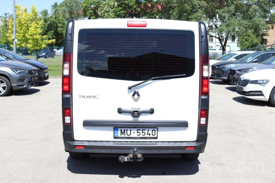 White Renault Trafic 2021 in Riga, with an engine capacity of 2.00 L and mileage of 129 thousand km for 16800 €, photo 7 on AUTOMOTO.COM.LV
