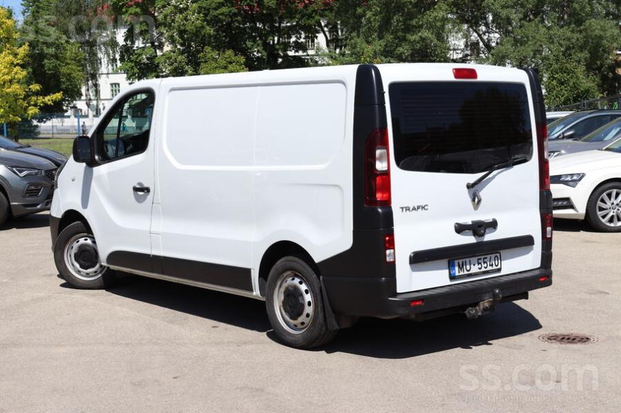 White Renault Trafic 2021 in Riga, with an engine capacity of 2.00 L and mileage of 129 thousand km for 16800 €, photo 8 on AUTOMOTO.COM.LV