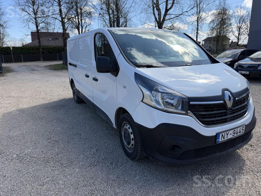 White Renault Trafic 2021 in Ogre, with an engine capacity of 2.00 L and mileage of 139 thousand km for 15800 €, photo 4 on AUTOMOTO.COM.LV