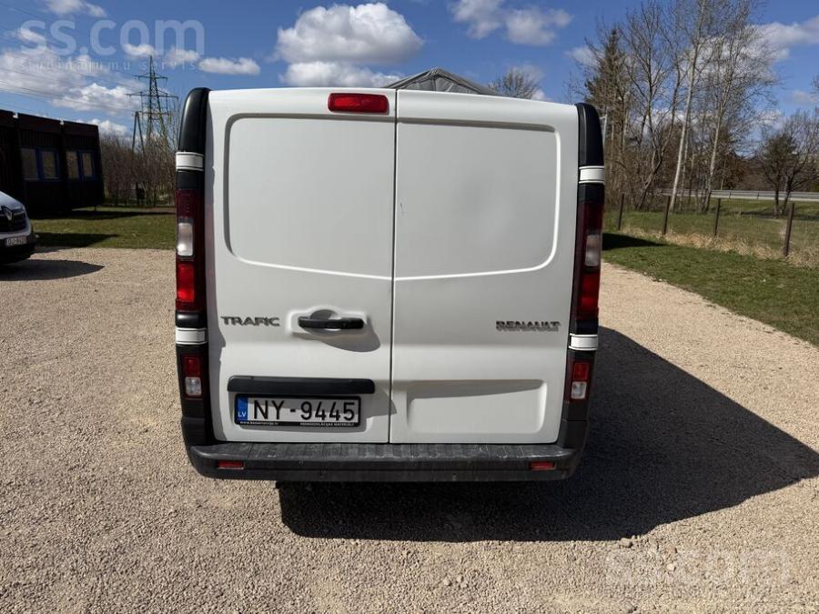 White Renault Trafic 2021 in Ogre, with an engine capacity of 2.00 L and mileage of 139 thousand km for 15800 €, photo 6 on AUTOMOTO.COM.LV