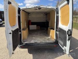 White Renault Trafic 2021 in Ogre, with an engine capacity of 2.00 L and mileage of 139 thousand km for 15800 €, photo 8 on AUTOMOTO.COM.LV