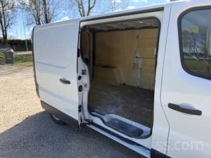 White Renault Trafic 2021 in Ogre, with an engine capacity of 2.00 L and mileage of 139 thousand km for 15800 €, photo 9 on AUTOMOTO.COM.LV
