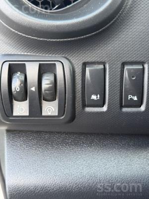 White Renault Trafic 2021 in Ogre, with an engine capacity of 2.00 L and mileage of 139 thousand km for 15800 €, photo 13 on AUTOMOTO.COM.LV