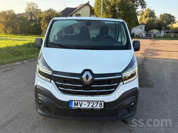 White Renault Trafic 2021 in Riga, with an engine capacity of 2.00 L and mileage of 147 thousand km for 16505 €, photo 3 on AUTOMOTO.COM.LV