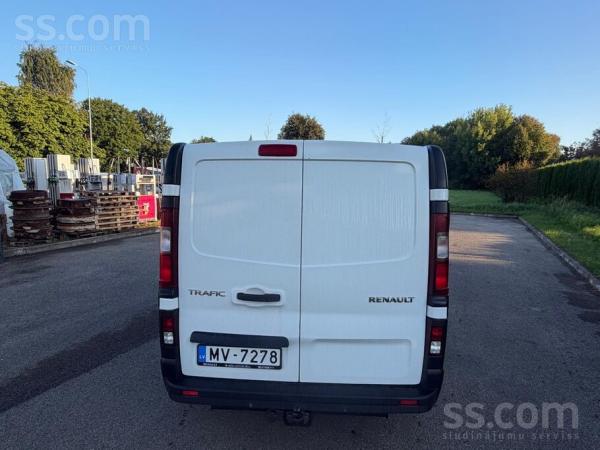 White Renault Trafic 2021 in Riga, with an engine capacity of 2.00 L and mileage of 147 thousand km for 16505 €, photo 8 on AUTOMOTO.COM.LV
