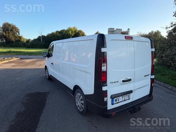 White Renault Trafic 2021 in Riga, with an engine capacity of 2.00 L and mileage of 147 thousand km for 16505 €, photo 9 on AUTOMOTO.COM.LV