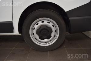 White Renault Trafic 2023 in Riga, with an engine capacity of 2.00 L and mileage of 84 thousand km for 19900 €, photo 4 on AUTOMOTO.COM.LV