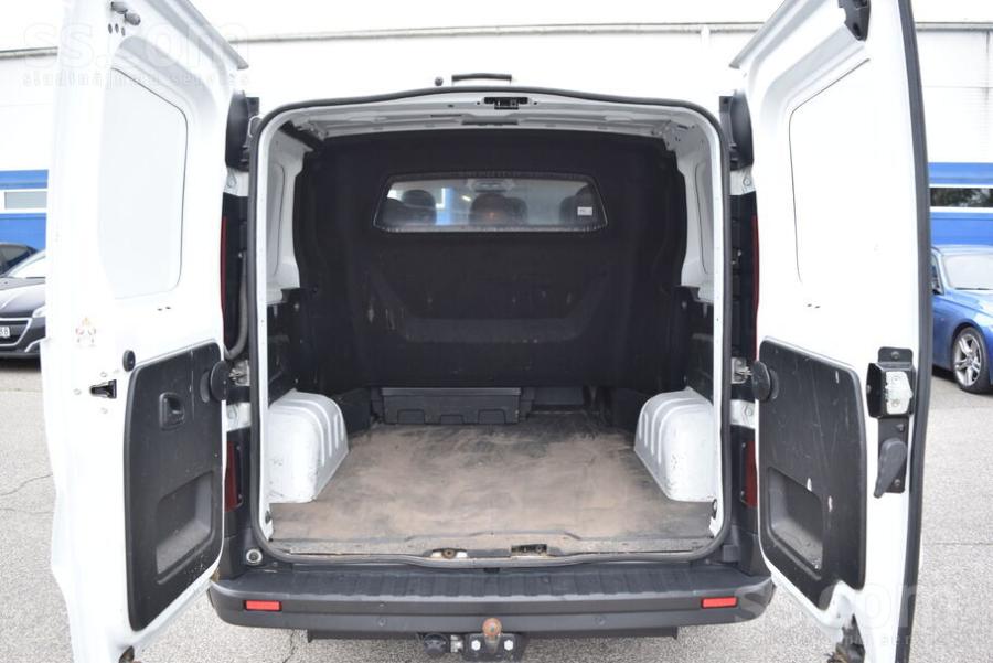 White Renault Trafic 2023 in Riga, with an engine capacity of 2.00 L and mileage of 84 thousand km for 19900 €, photo 6 on AUTOMOTO.COM.LV