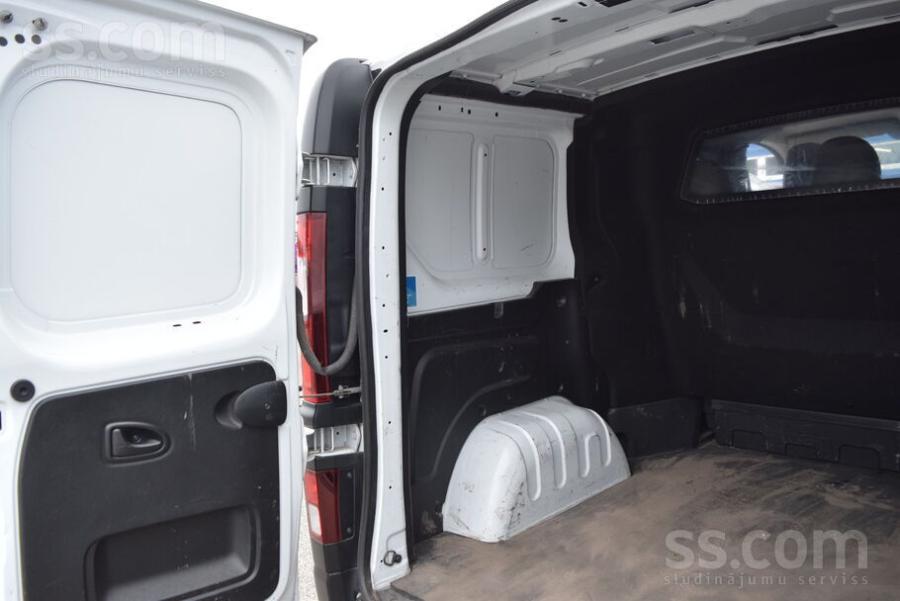 White Renault Trafic 2023 in Riga, with an engine capacity of 2.00 L and mileage of 84 thousand km for 19900 €, photo 7 on AUTOMOTO.COM.LV