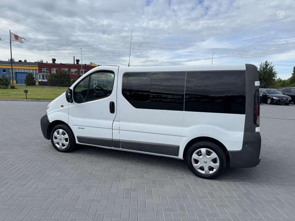 Balts Renault Trafic 2004 Telšiai, ar dzinēja tilpumu 1.90 L un nobraukumu 283 tūkst. km par 4300 €, foto 3 vietnē AUTOMOTO.COM.LV