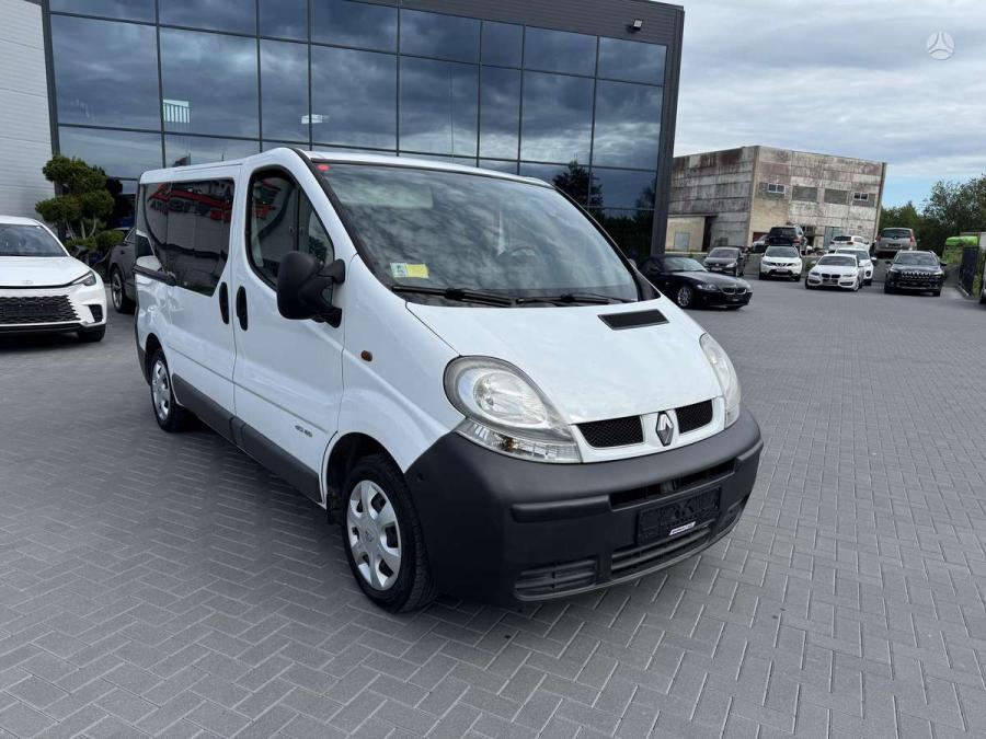 White Renault Trafic 2004 in Telschi, with an engine capacity of 1.90 L and mileage of 283 thousand km for 4300 €, photo 10 on AUTOMOTO.COM.LV
