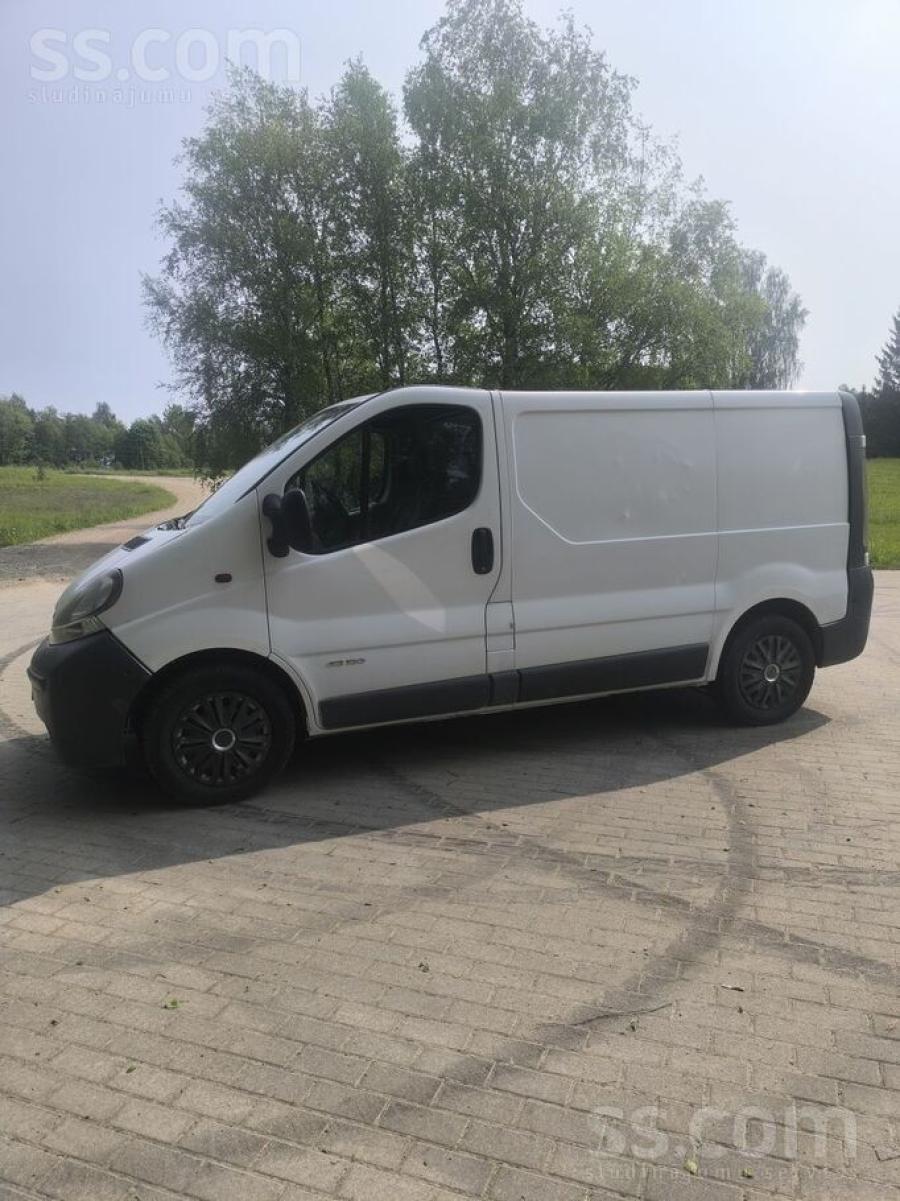 White Renault Trafic 2005 in Riga, with an engine capacity of 1.90 L and mileage of 320 thousand km for 2500 €, photo 1 on AUTOMOTO.COM.LV