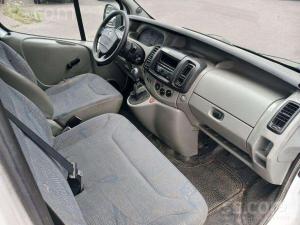 White Renault Trafic 2005 in Riga, with an engine capacity of 1.90 L and mileage of 450 thousand km for 2250 €, photo 9 on AUTOMOTO.COM.LV