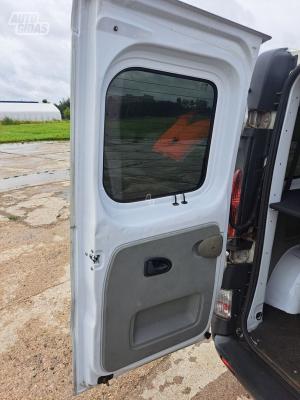 Balts Renault Trafic 2005 Kauņa, ar dzinēja tilpumu 1.90 L un nobraukumu 350 tūkst. km par 4450 €, foto 10 vietnē AUTOMOTO.COM.LV