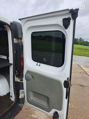 Balts Renault Trafic 2005 Kauņa, ar dzinēja tilpumu 1.90 L un nobraukumu 350 tūkst. km par 4450 €, foto 11 vietnē AUTOMOTO.COM.LV