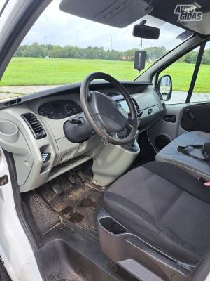 Balts Renault Trafic 2005 Kauņa, ar dzinēja tilpumu 1.90 L un nobraukumu 350 tūkst. km par 4450 €, foto 15 vietnē AUTOMOTO.COM.LV