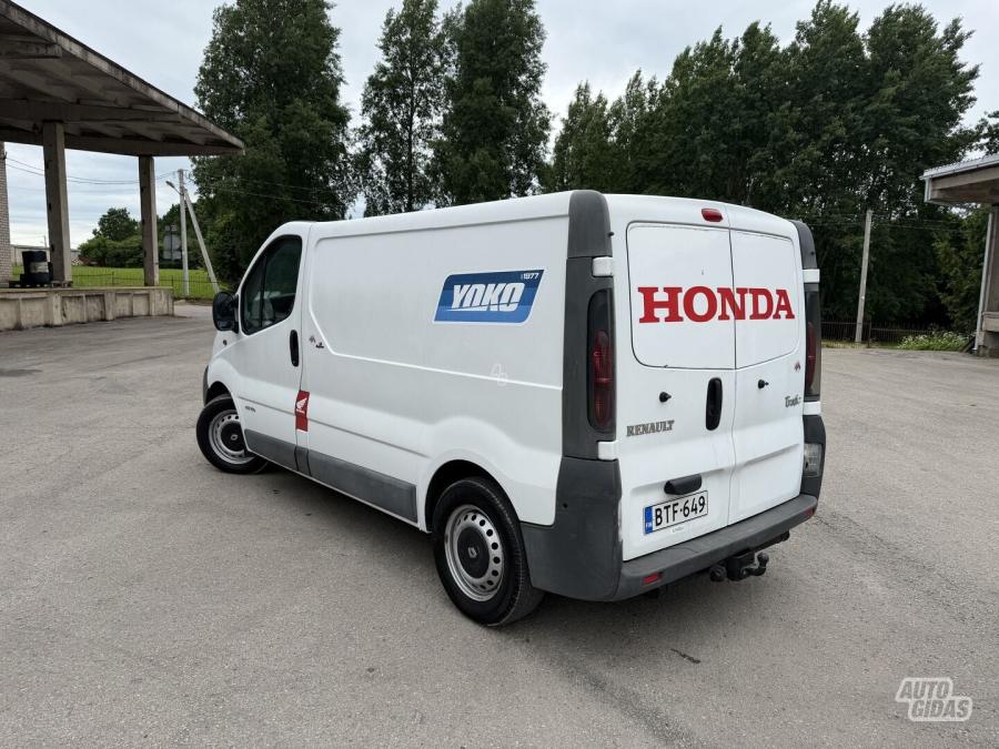 Balts Renault Trafic 2006 Kelmė, ar dzinēja tilpumu 2.50 L un nobraukumu 363 tūkst. km par 2950 €, foto 4 vietnē AUTOMOTO.COM.LV