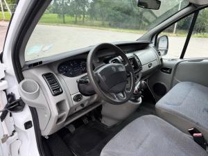 Balts Renault Trafic 2006 Kelmė, ar dzinēja tilpumu 2.50 L un nobraukumu 363 tūkst. km par 2950 €, foto 11 vietnē AUTOMOTO.COM.LV