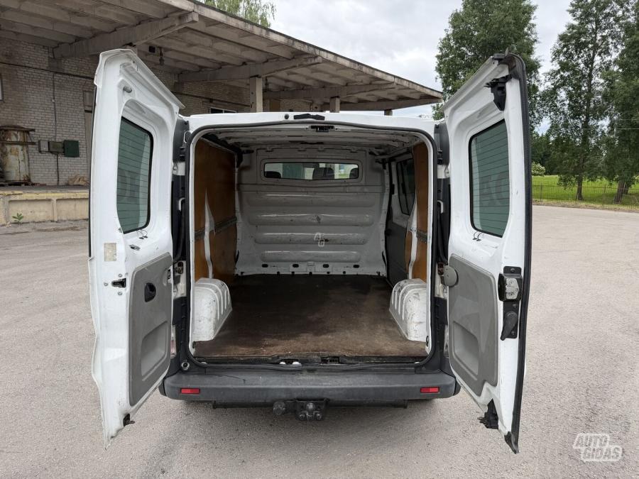 Balts Renault Trafic 2006 Kelmė, ar dzinēja tilpumu 2.50 L un nobraukumu 363 tūkst. km par 2950 €, foto 16 vietnē AUTOMOTO.COM.LV