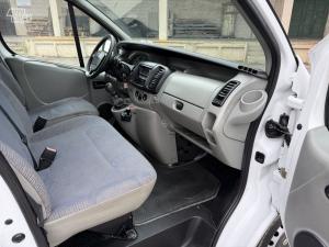 Balts Renault Trafic 2006 Kelmė, ar dzinēja tilpumu 2.50 L un nobraukumu 363 tūkst. km par 2950 €, foto 21 vietnē AUTOMOTO.COM.LV