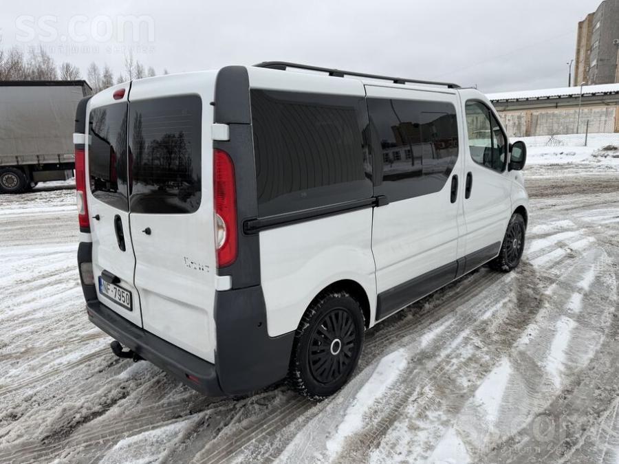 White Renault Trafic 2007 in Riga, with an engine capacity of 2.00 L and mileage of 0 thousand km for 3850 €, photo 5 on AUTOMOTO.COM.LV