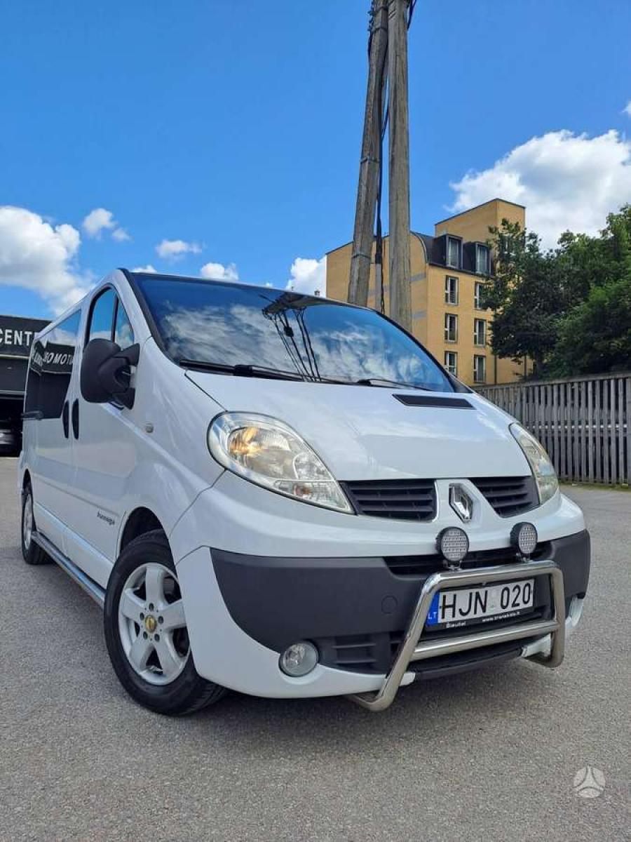Balts Renault Trafic 2007 Viļņa, ar dzinēja tilpumu 2.00 L un nobraukumu 251 tūkst. km par 6950 €, foto 4 vietnē AUTOMOTO.COM.LV