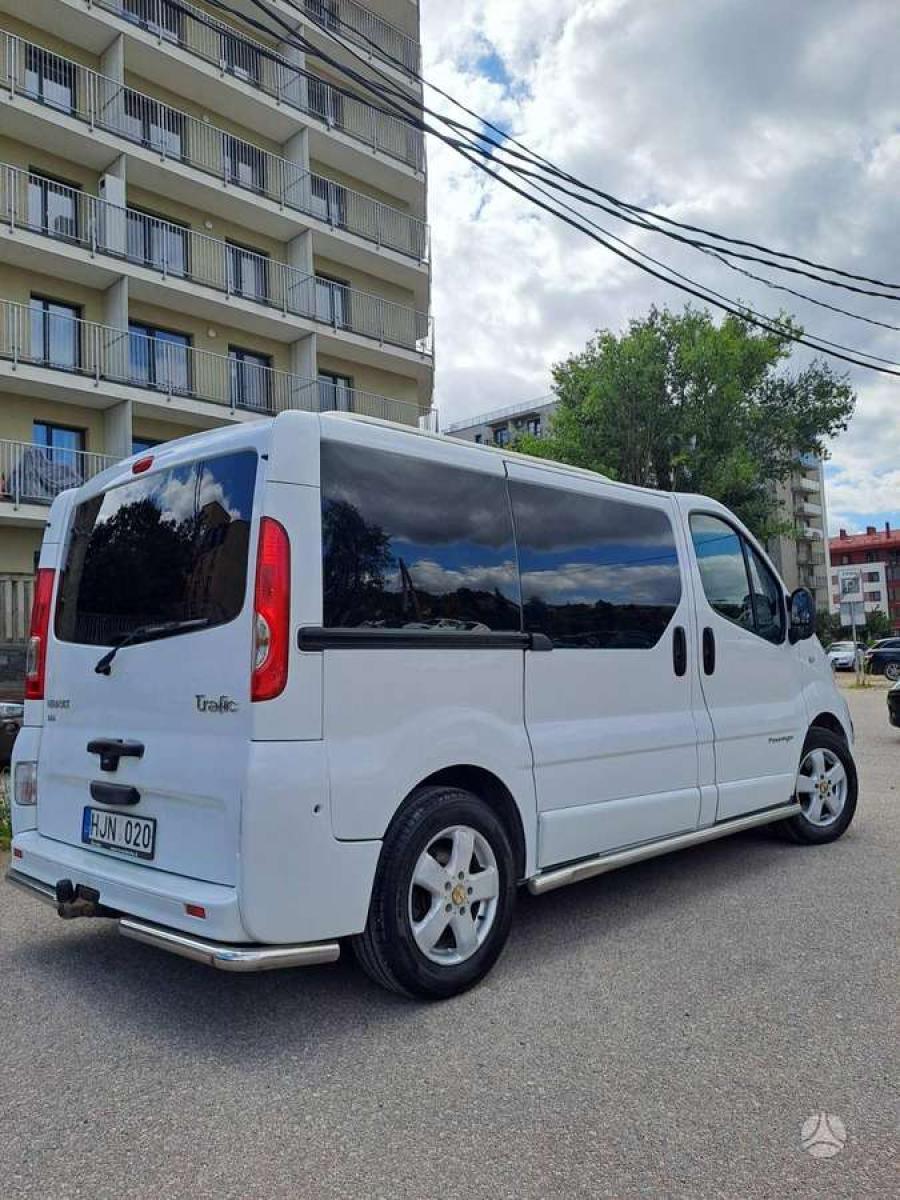 Balts Renault Trafic 2007 Viļņa, ar dzinēja tilpumu 2.00 L un nobraukumu 251 tūkst. km par 6950 €, foto 8 vietnē AUTOMOTO.COM.LV