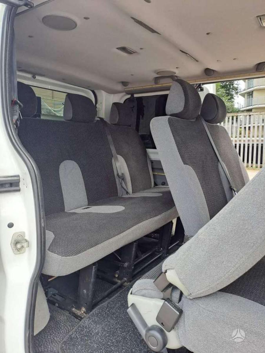 Balts Renault Trafic 2007 Viļņa, ar dzinēja tilpumu 2.00 L un nobraukumu 251 tūkst. km par 6950 €, foto 15 vietnē AUTOMOTO.COM.LV