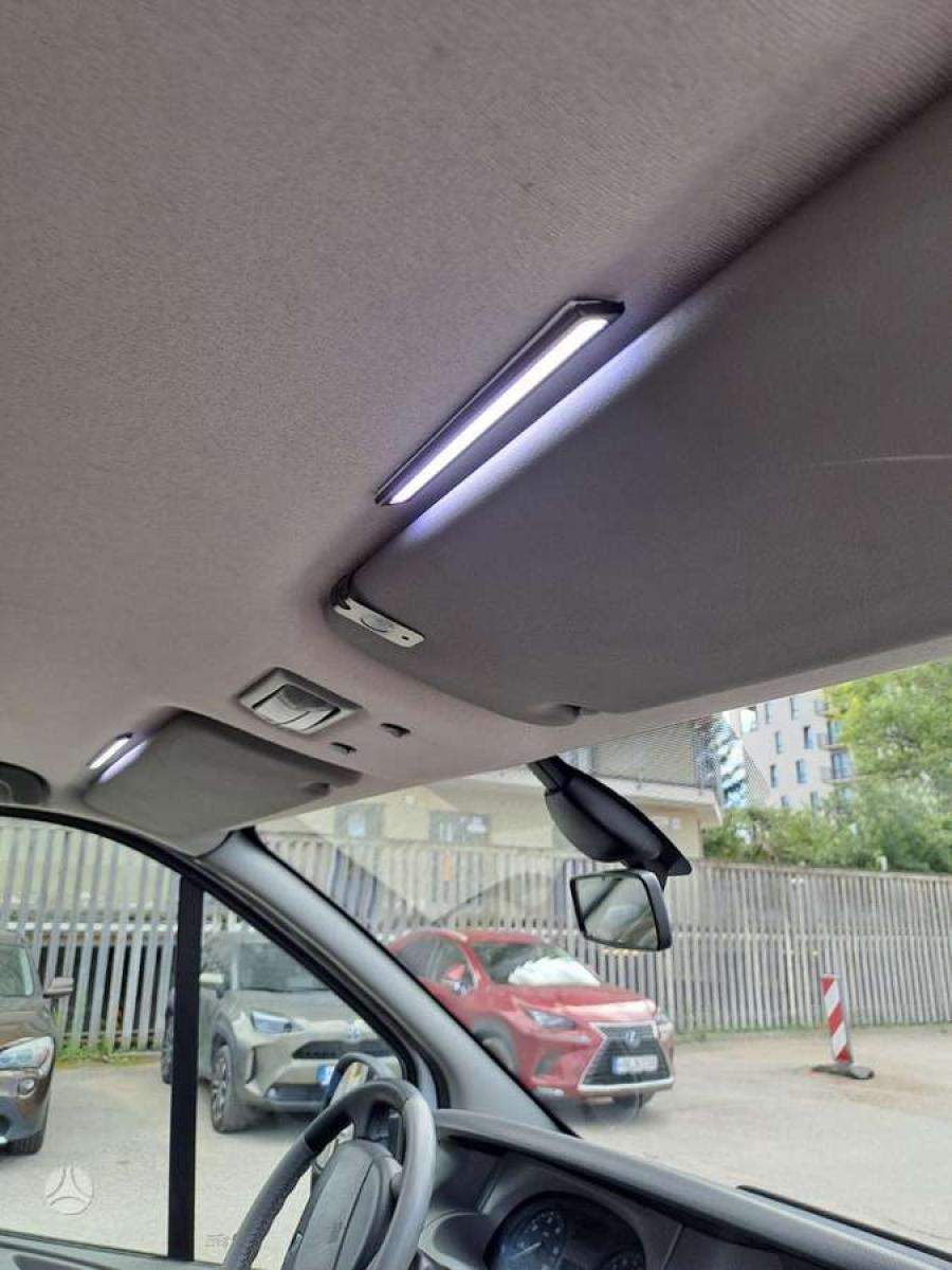 Balts Renault Trafic 2007 Viļņa, ar dzinēja tilpumu 2.00 L un nobraukumu 251 tūkst. km par 6950 €, foto 20 vietnē AUTOMOTO.COM.LV